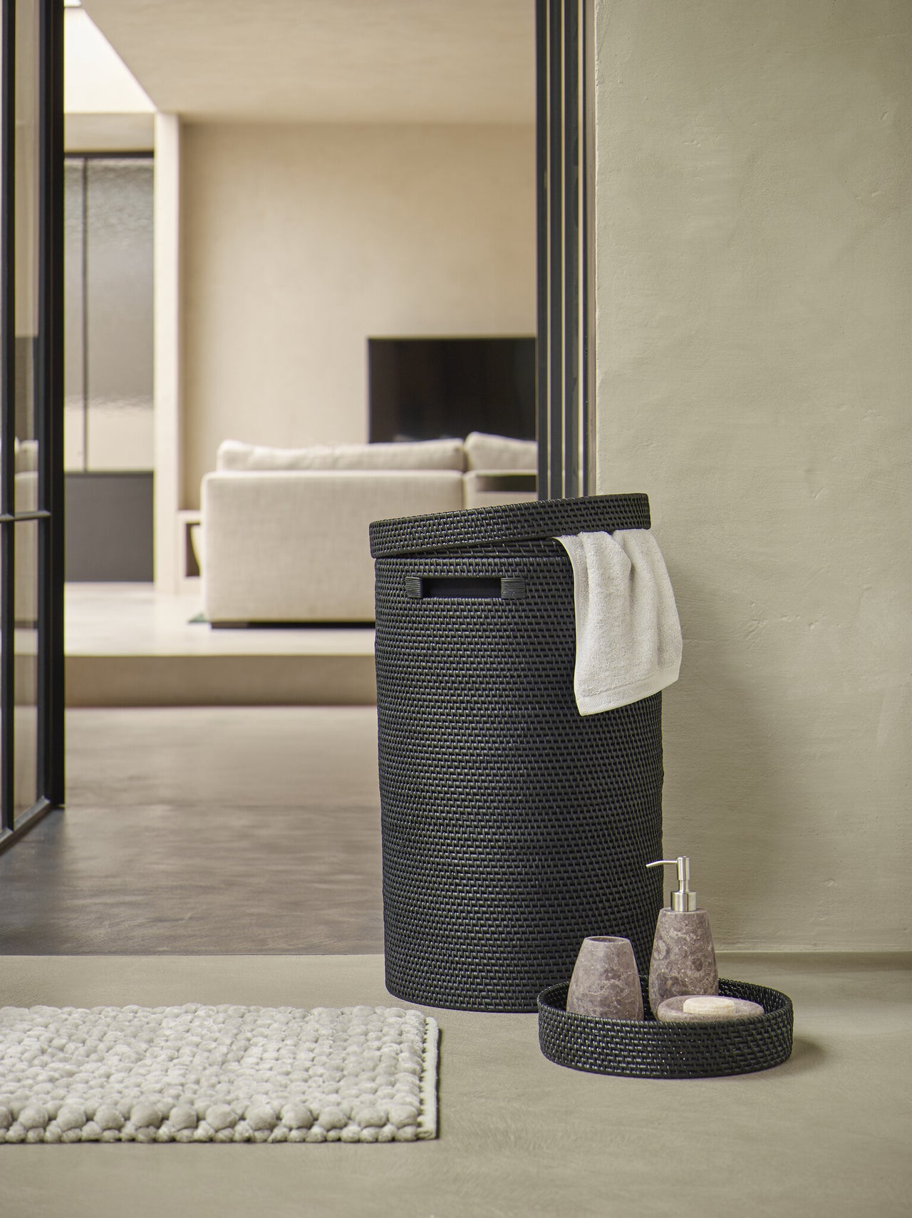 Aquanova CINO wasmand met deksel - zwart rotan - hoogte 60 cm – Bath&Living